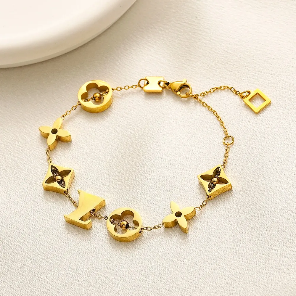 Designer Bracelet Pendant Chain for Women, Luxury Jewelry Charm, Gold ...