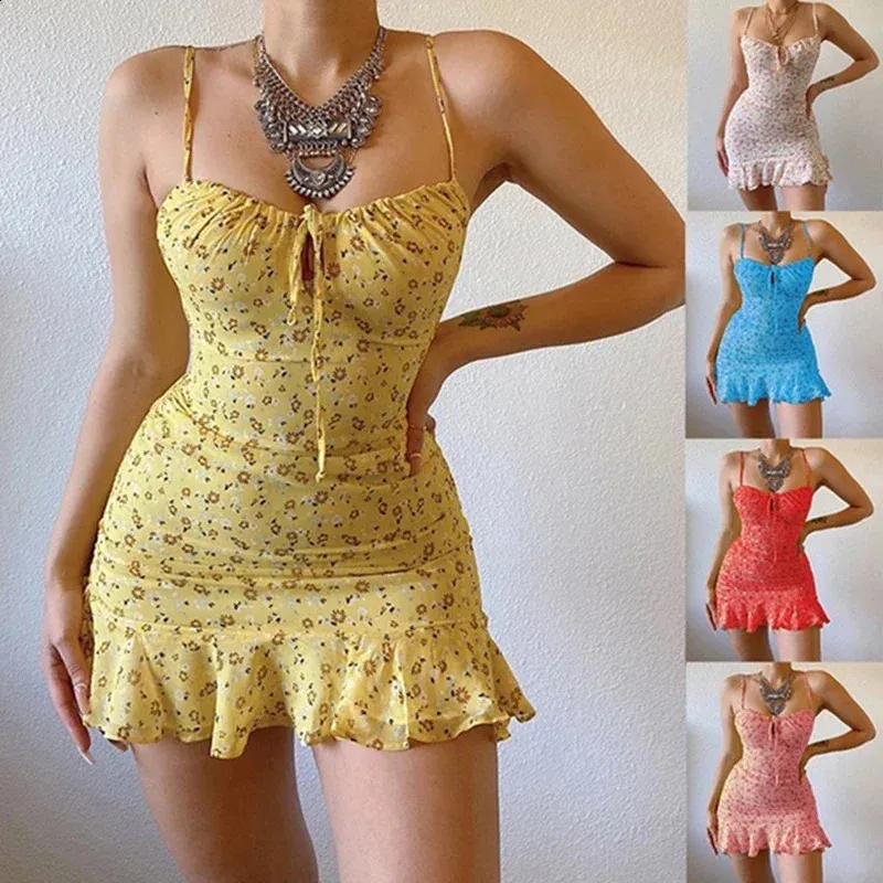Mini Floral Mesh Skirt with Chain Belt and Feather Decoration for Men ...
