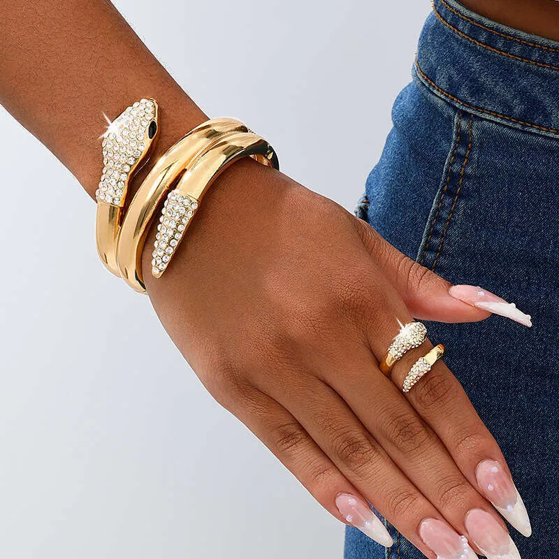 2-piece personalized metal snake head bracelet ring set with peridot ...