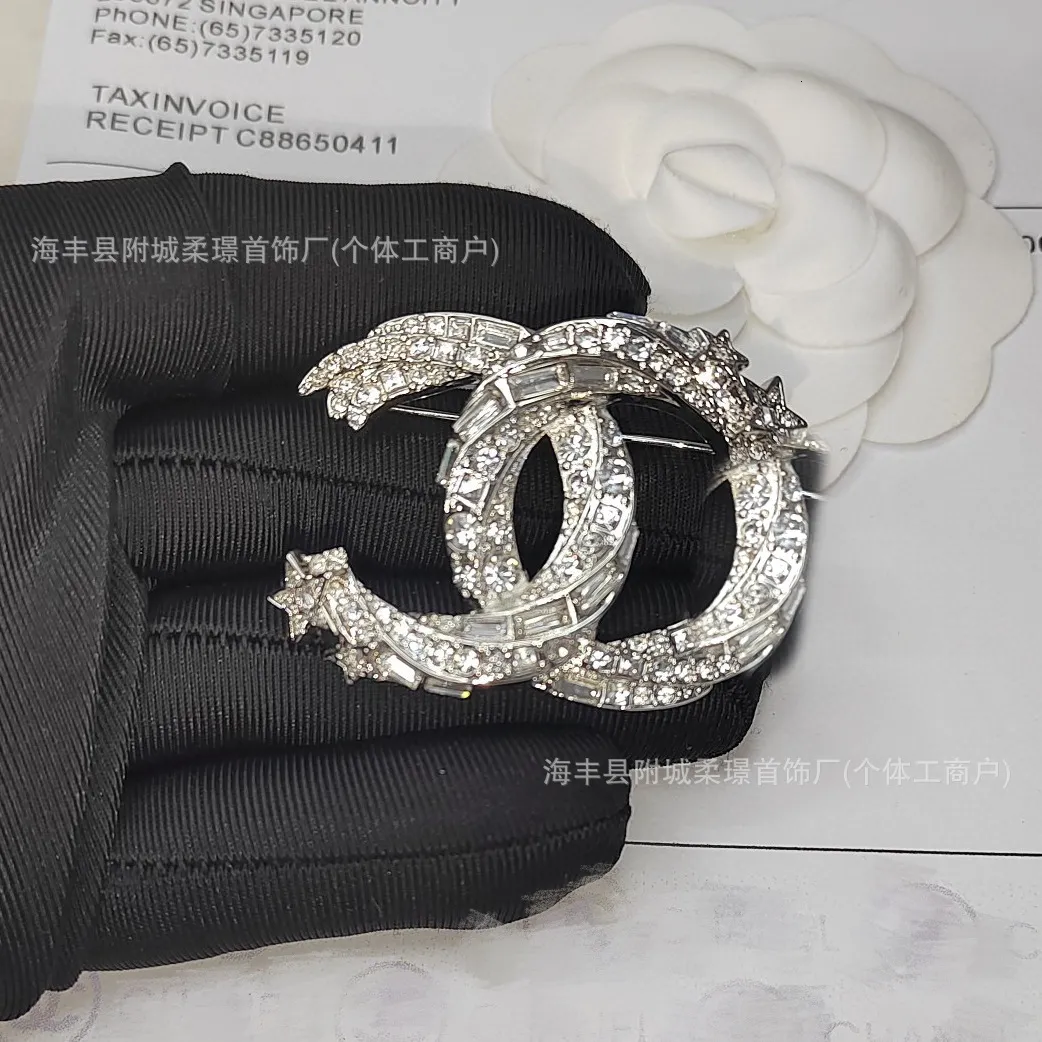 Luxury Designer Cullinan Diamond Brooch For Men And Women Gold And ...