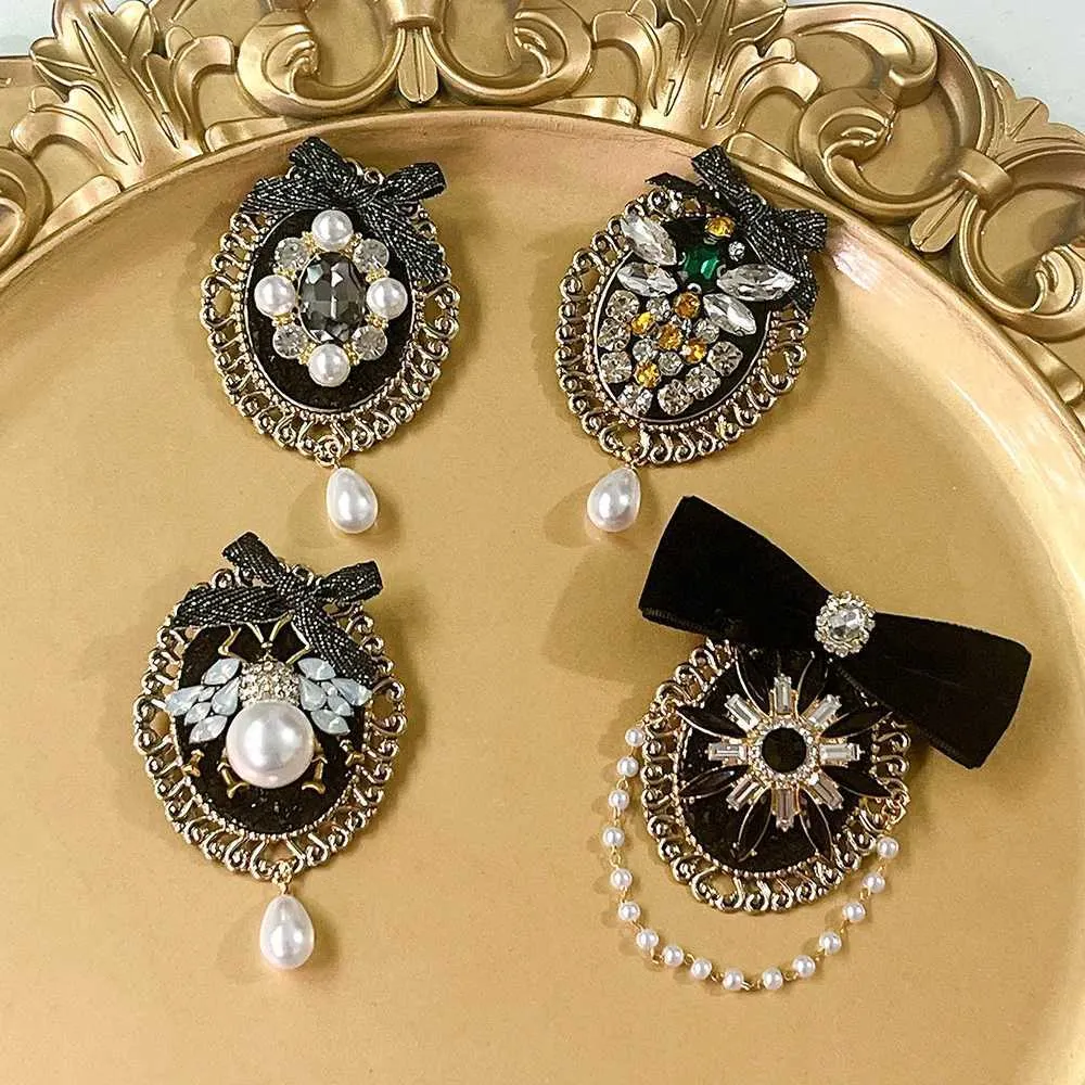 Elegant Brooch Pins For Women: Vintage British Style... From Alayka, $4 ...