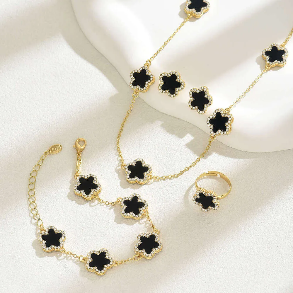 Designer Bracelet Jewelry Set For Women Flower Inlaid Zircon Necklace ...