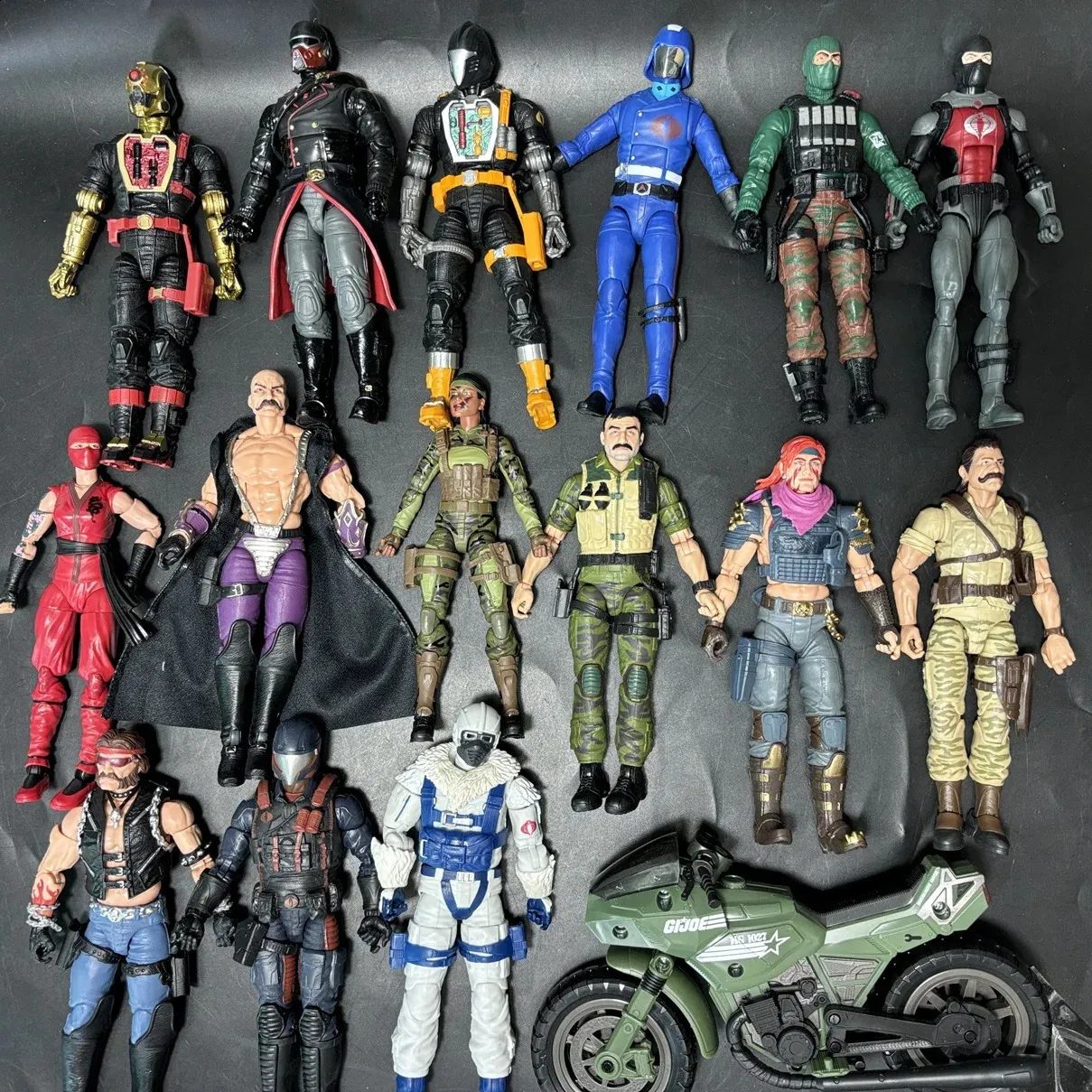 GI Joe Classified Series 1/6 Action Figures Dr. Mindbender, Snake Eyes ...