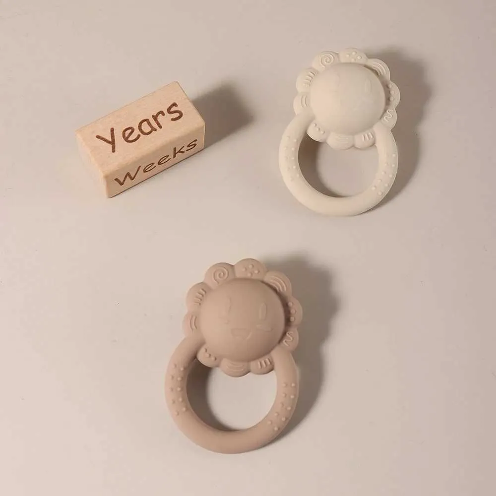 Hot Cute Lion Baby Rattle with Bell Inside, Silicone Teether for 0-1 ...