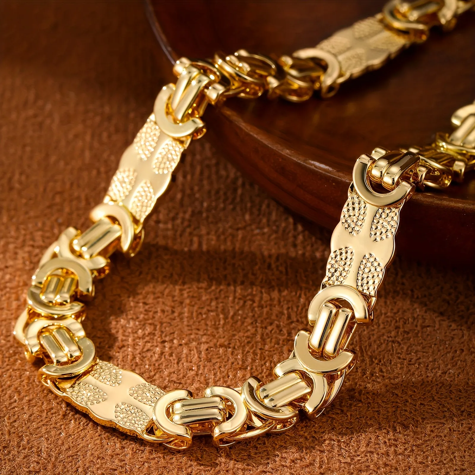 2025 Ladies Hip Hop Style Thick Gold Chain Necklace with Geometric Link ...