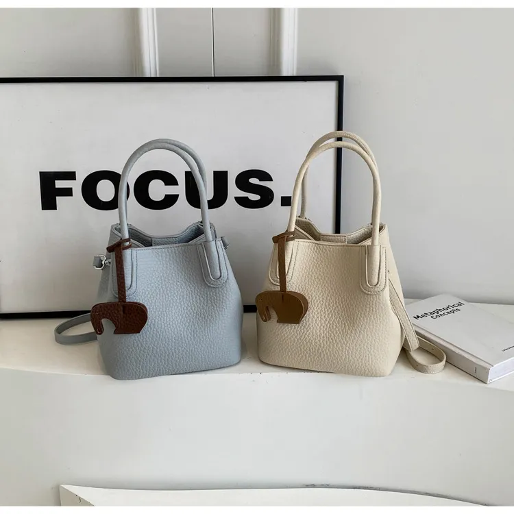 Free Delivery Large Capacity Tote Bag: Women's Retro Armpit Bag ...