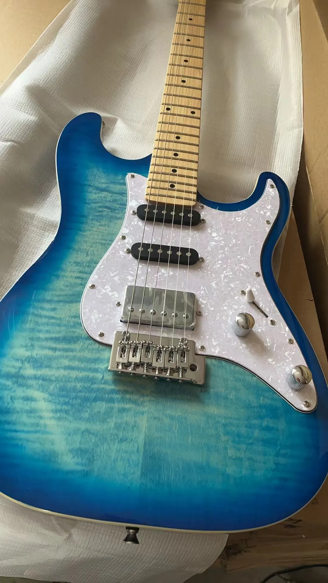 Professional Performance Alber Son Tom Blue Electric Guitar With Tiger ...