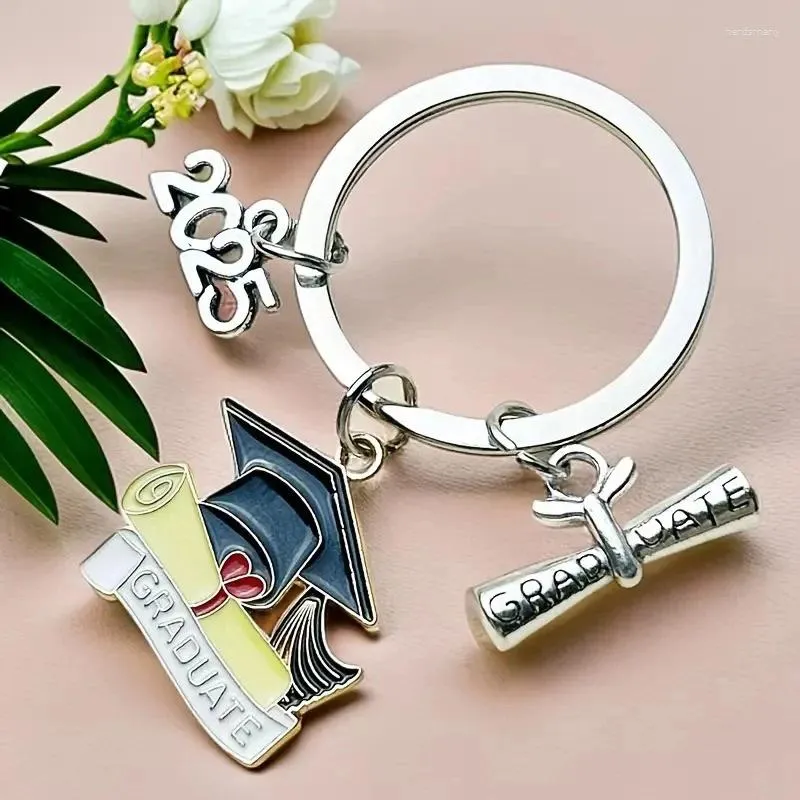 2025 Graduation Ceremony Graduation Keychains Stylish Bachelor Cap ...