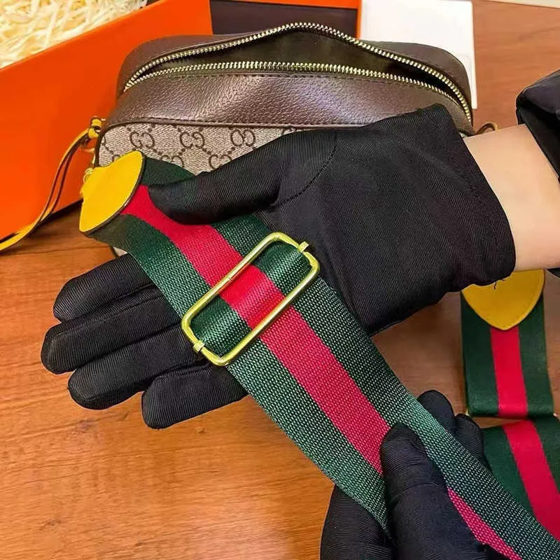 Tiger Print PVC Nylon Waist Camera Bag with Zipper Closure for Men ...