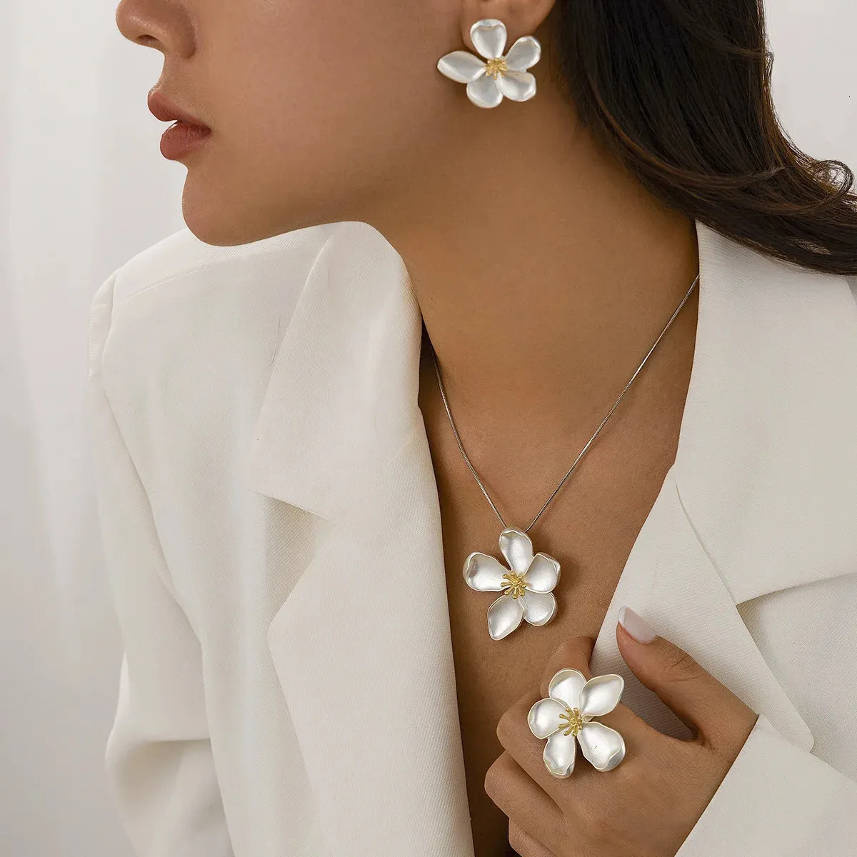 Fashion Jewelry Set: French Vintage Flower Necklace, Earrings, and ...