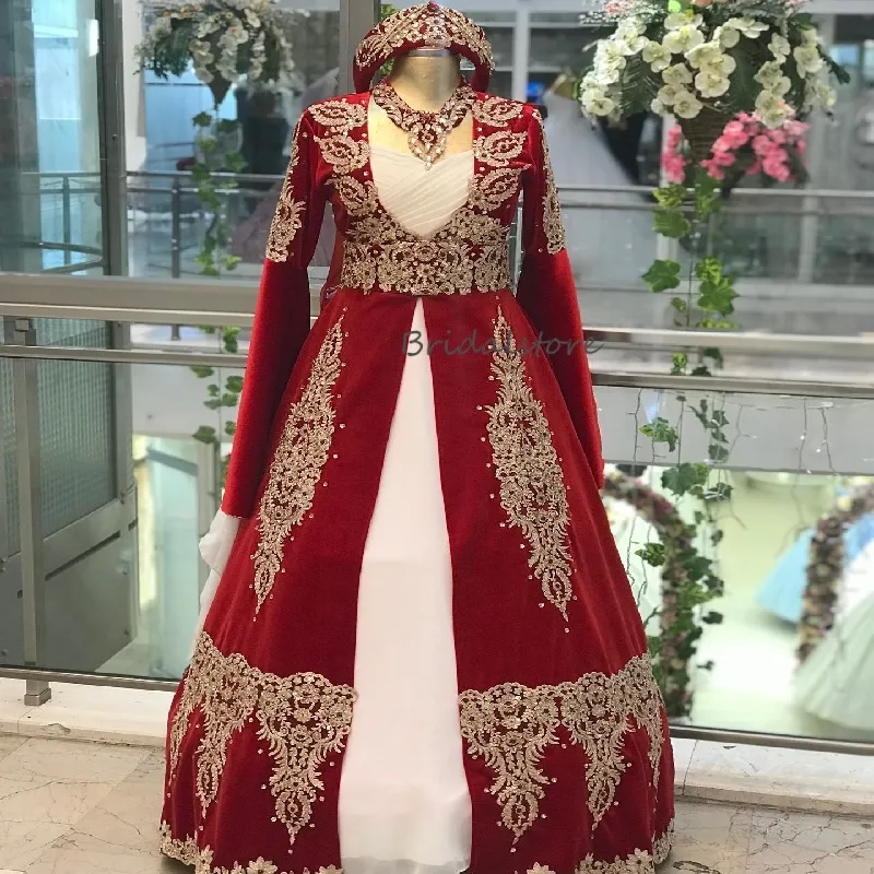 Red Ottoman Style Anarkali Gown For Wedding With Applique Lace ...