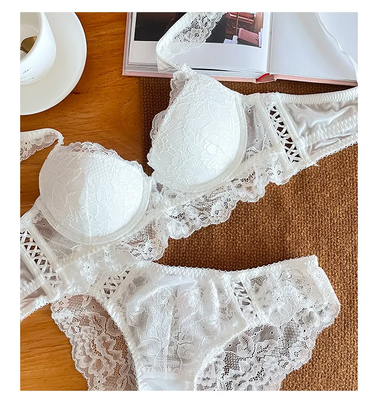 Womens lingerie set with adjustable bra and panties in acrylic material ...