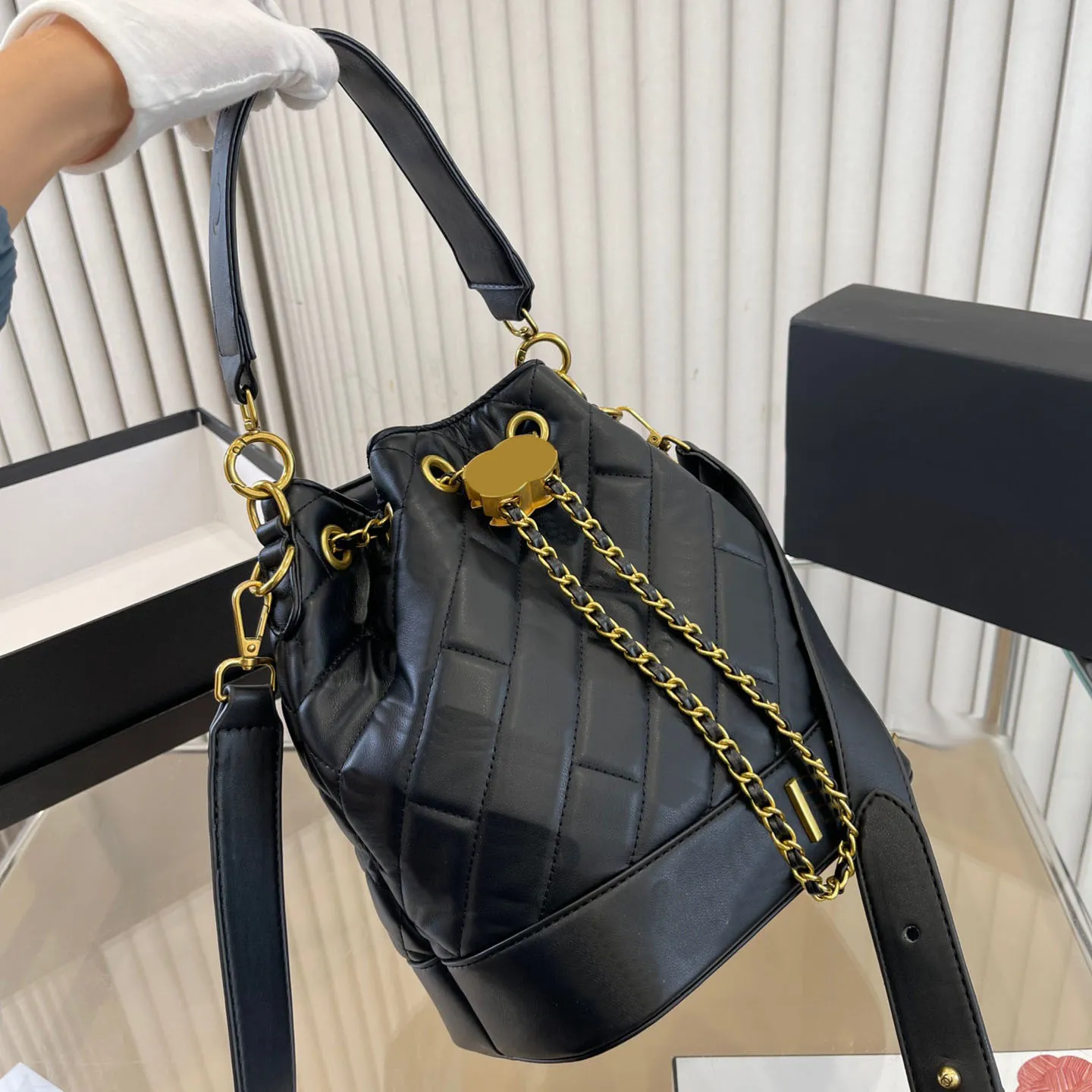 Drawstring Designer Crossbody Bag: Luxurious Women's Bucket Handbag for ...