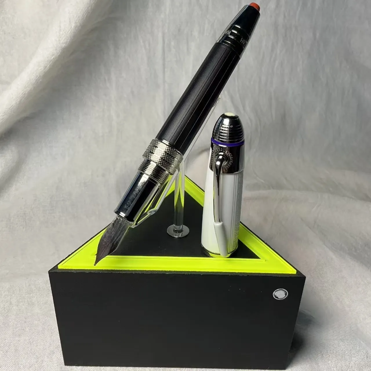 Famous Jimi Hendrix 1942 Signature Orb Neutral Water Pen Limited ...