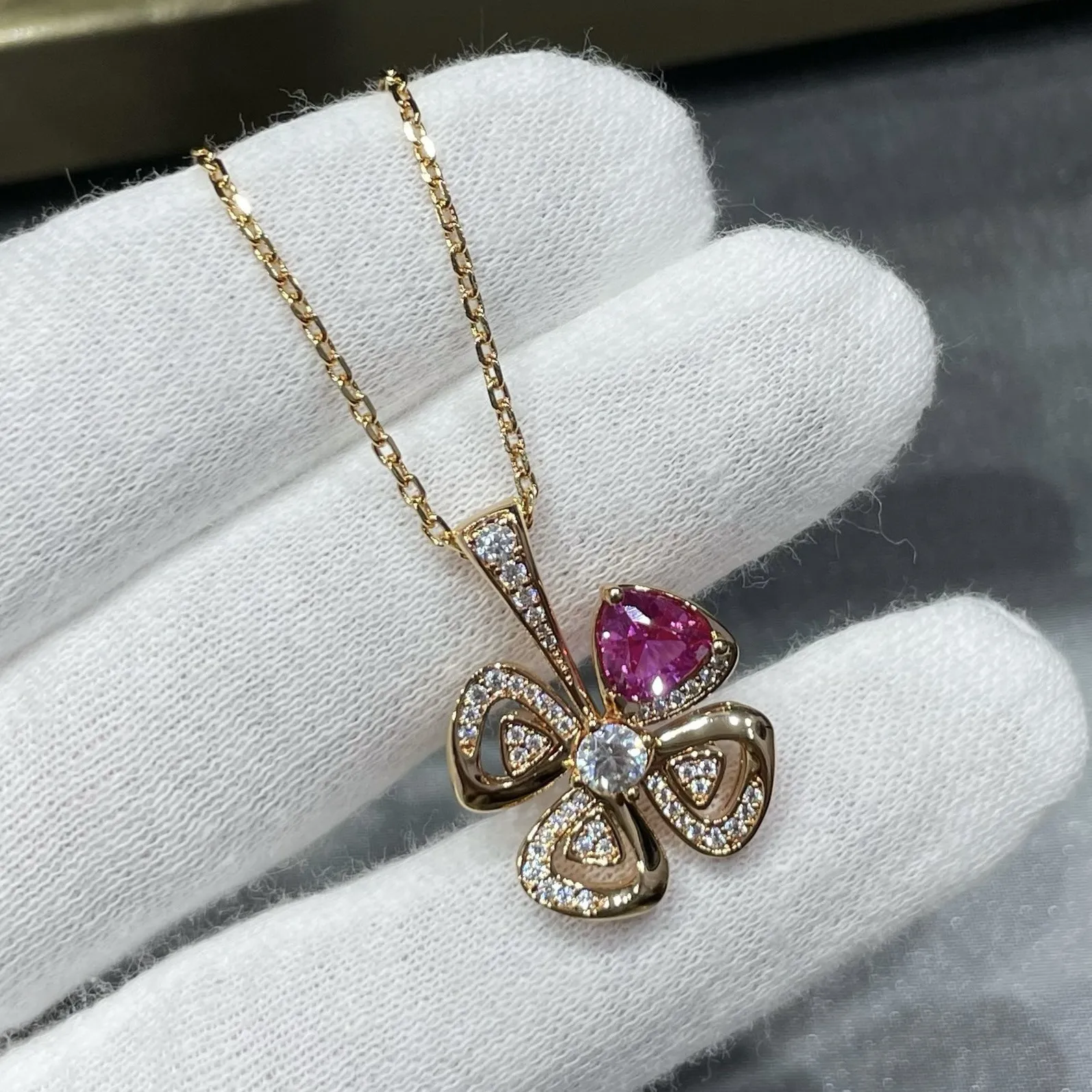 V Gold Plated Mimi Gold Red Diamond Chanting Blossoms Clavicular Chain ...