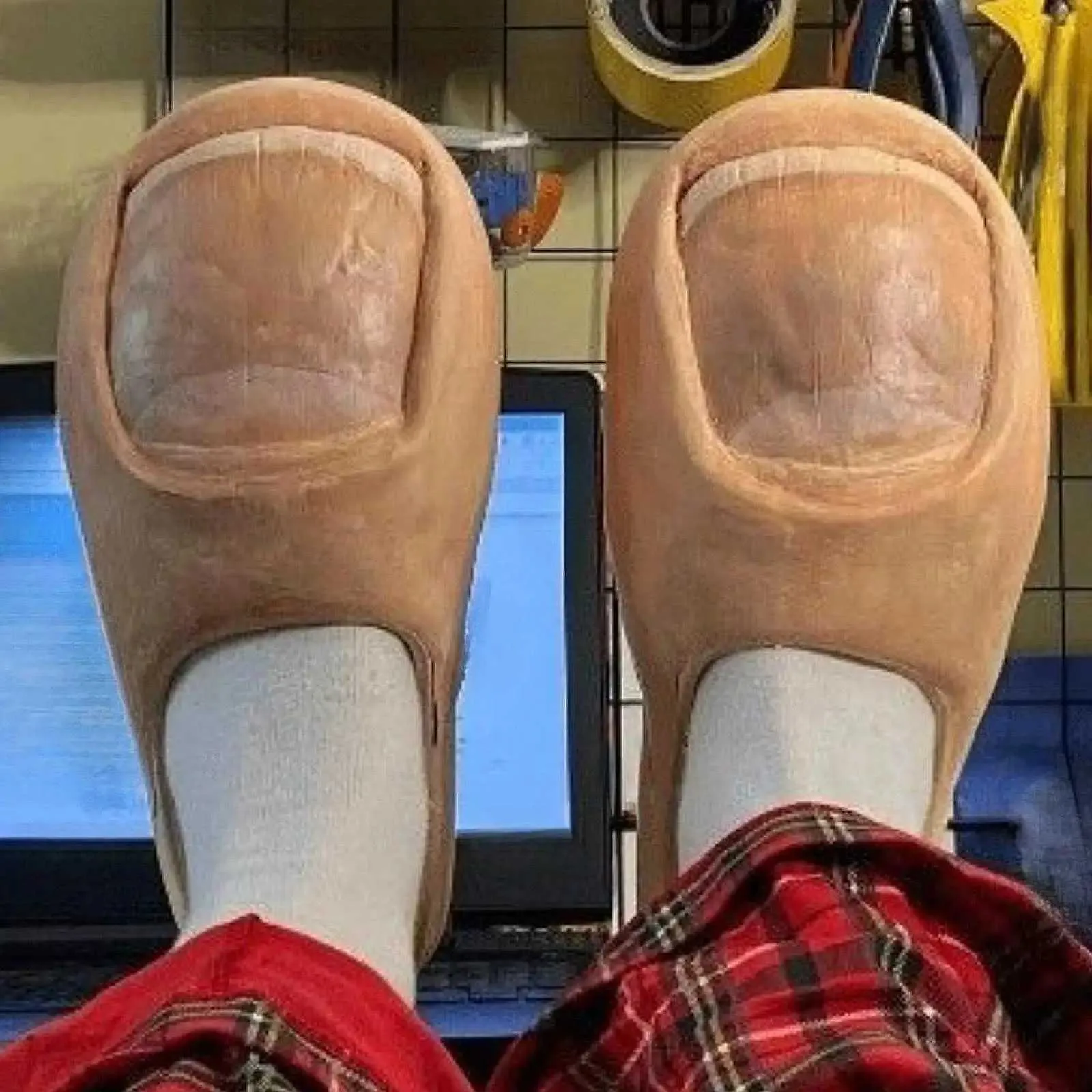 Big Toe Slides Funny Cosplay Props Slippers Thumb Shaped Slippers House ...