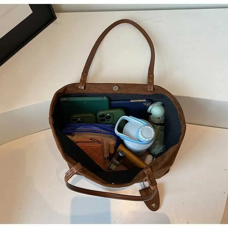 Large PU Shoulder Bag with Zipper Closure and Interior Pocket for Men ...