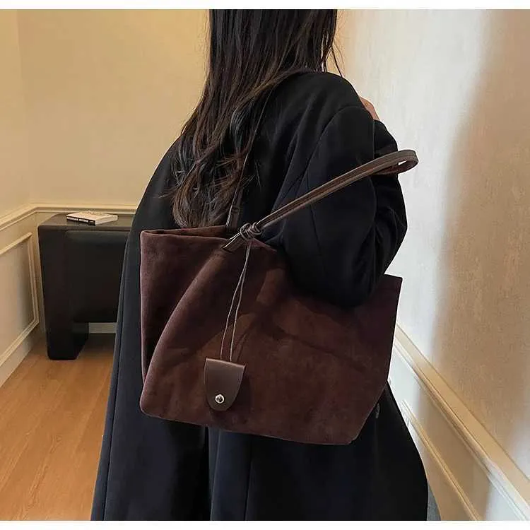 Large PU Shoulder Bag with Zipper Closure and Interior Pocket for Men ...