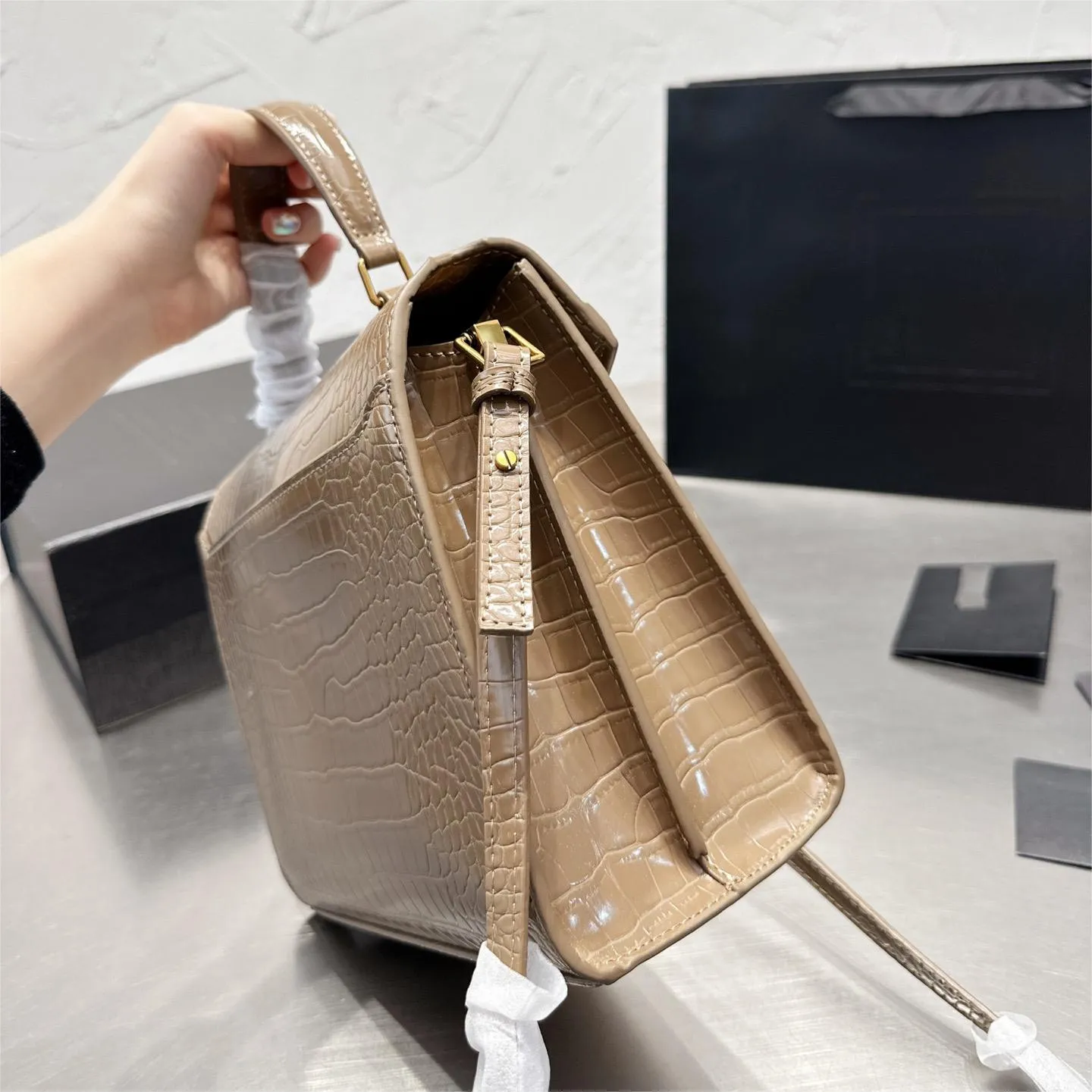 Designer wallet card holder for men with zipper closure, PVC material ...