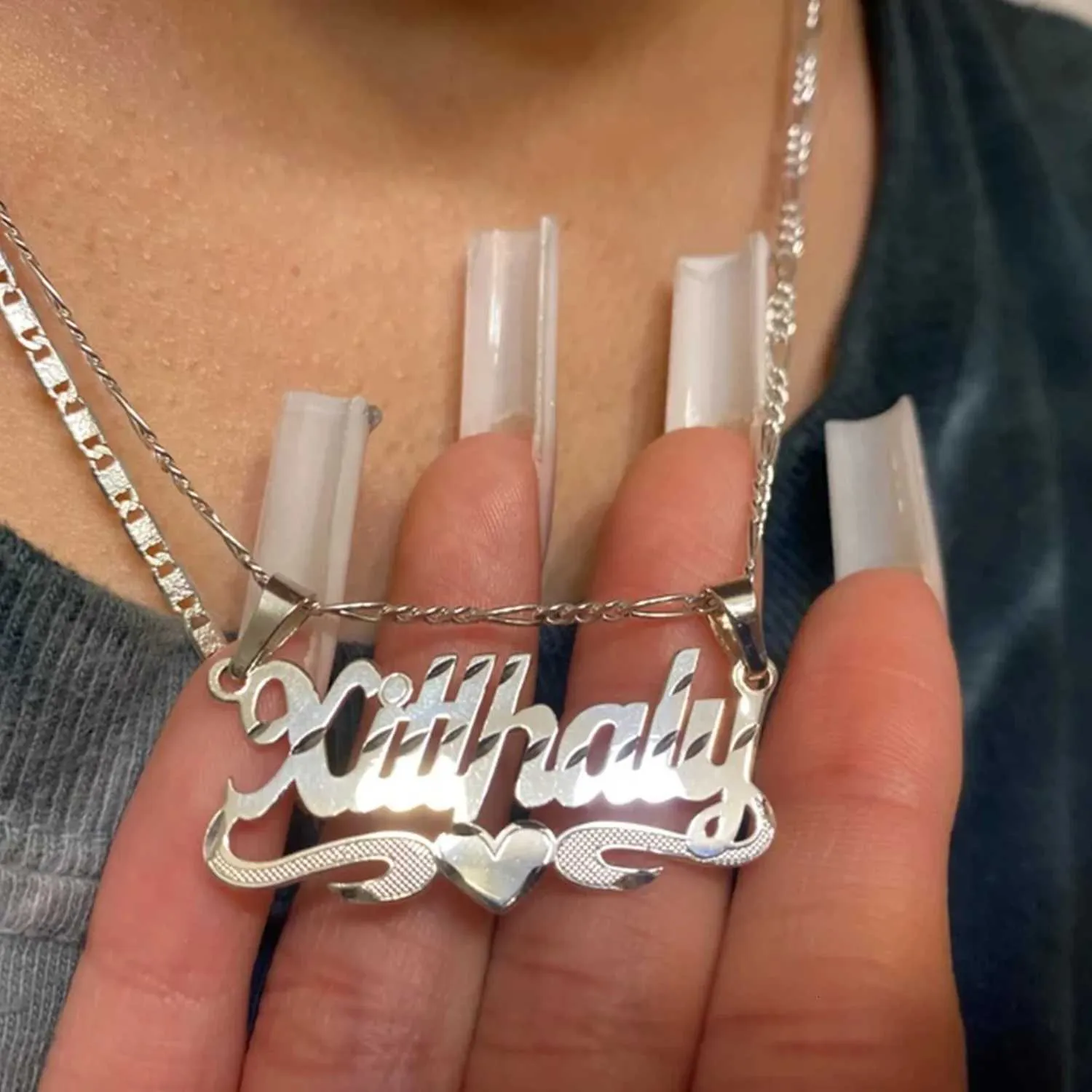 Diamond Cut Cursive Nameplate Name Necklace For Women With Middle Heart ...