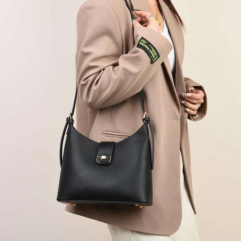 Women's Medium PU Bucket Tote Handbag with Zipper and Hasp Closure ...