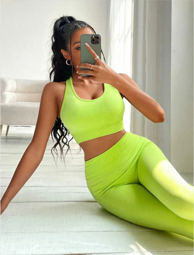 Seamless Polyester Fitness Wear Set for Women Loose Fit Workout Clothes ...