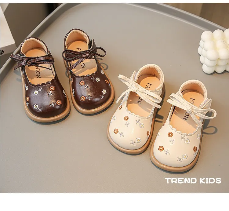 2025 New Kids Unisex Floral Mary Jane Low Heel Shoes with Hook & Loop ...