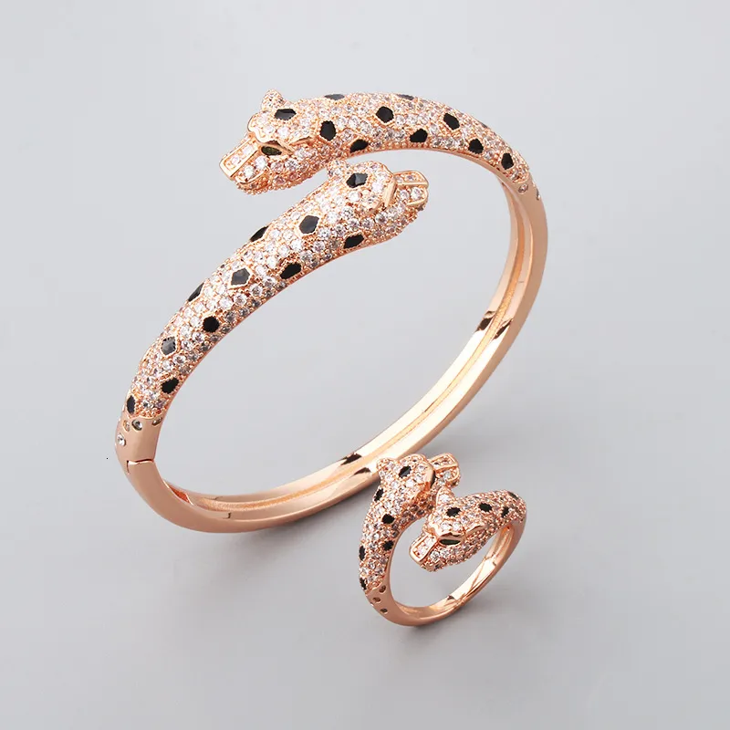 Men's Double Leopard Head Bracelet Ring with Green Cubic Zirconia in ...