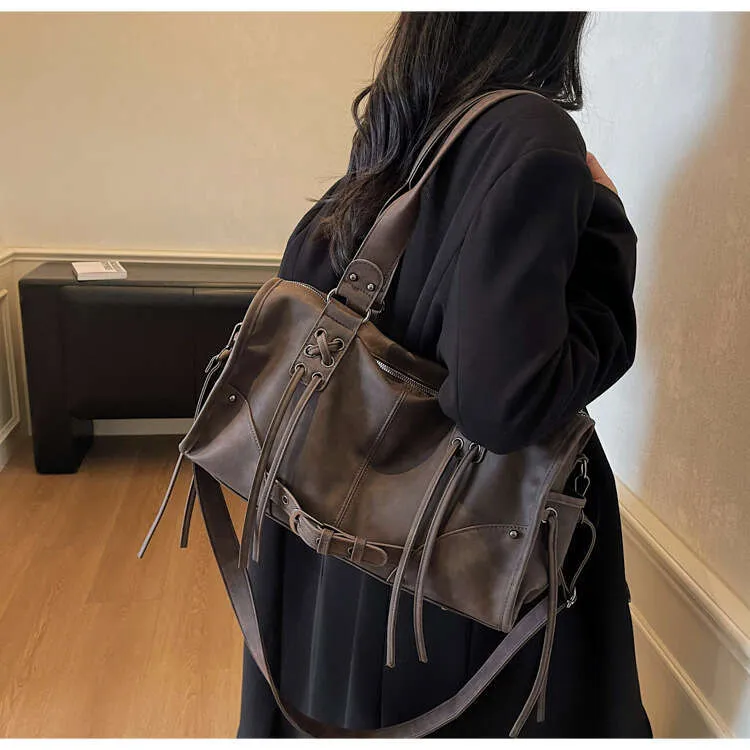 Korean Niche Large Capacity Retro Crossbody Bag Single Shoulder Travel ...