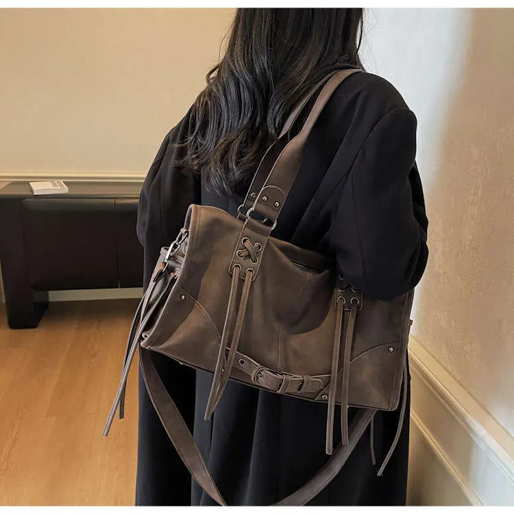 Korean Niche Large Capacity Retro Crossbody Bag Single Shoulder Travel ...