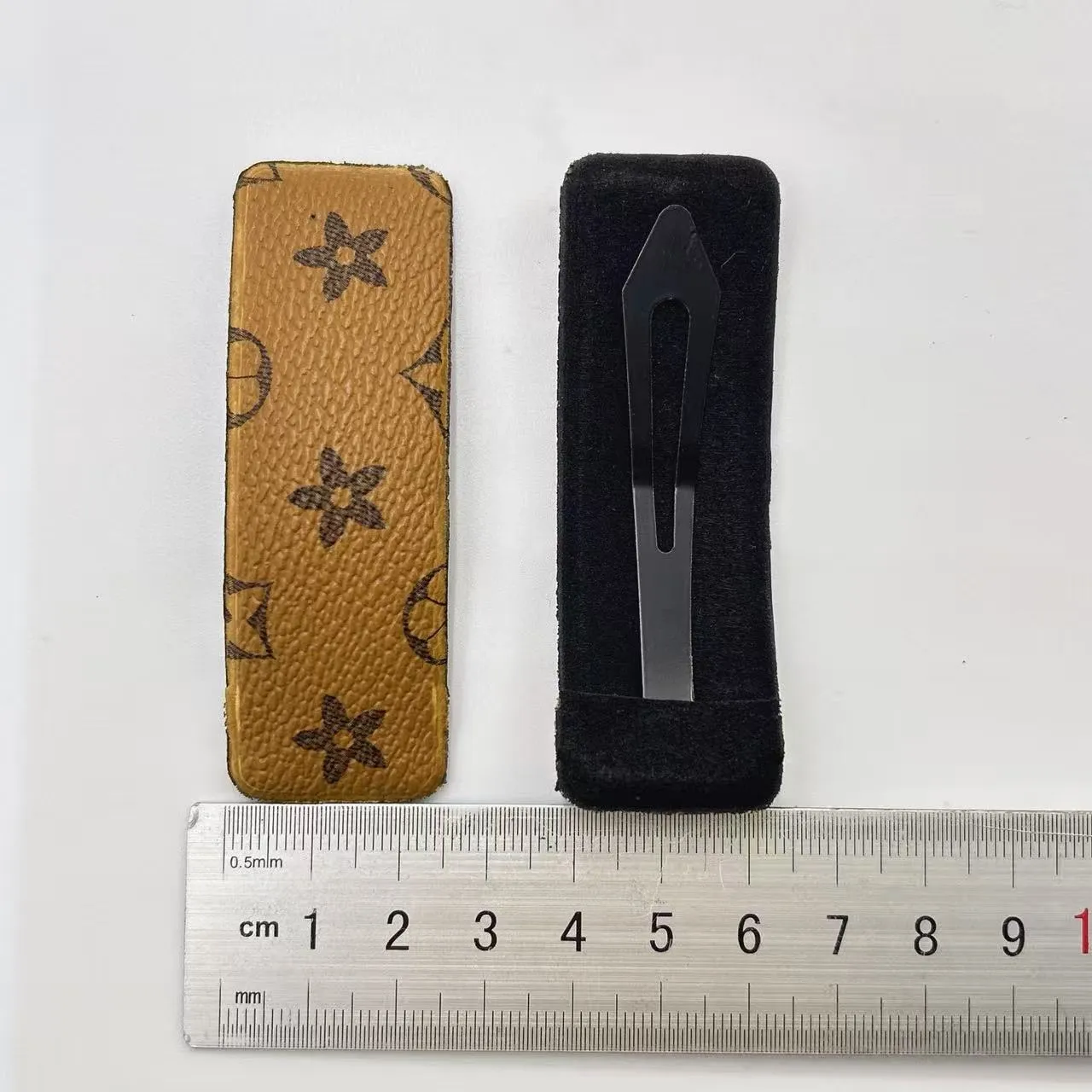 Fashion solid color PU hair clip for girls and women daily use from ...