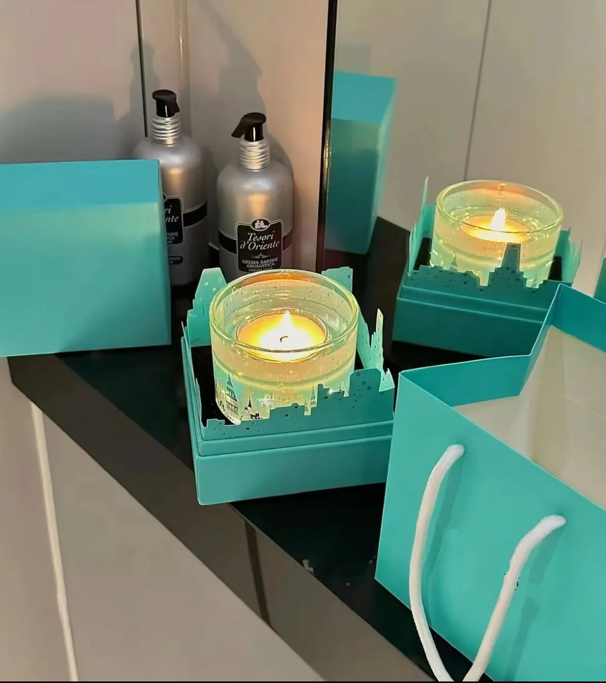 26SS Designer Blue Aromatherapy Candle Gift Box with Sandalwood Scent ...