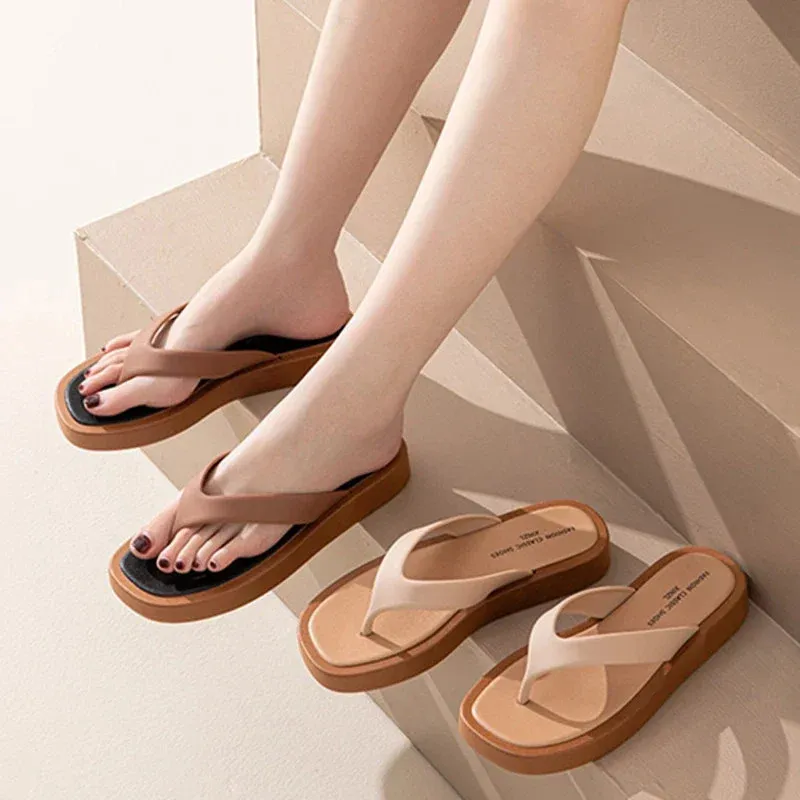 Black and white mixed color platform flip flop slippers for women with ...