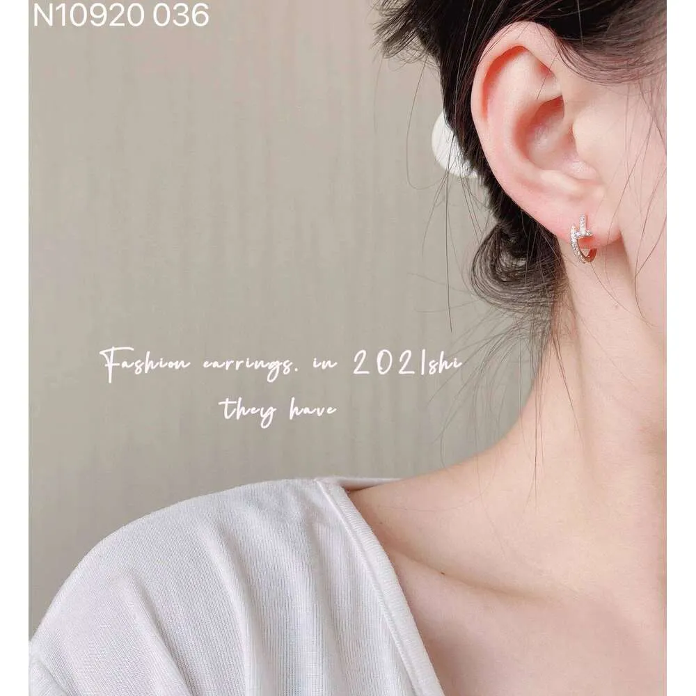 Dhcollections Elegant Minimalist Hoop Earrings, Modern Chic Dangle ...