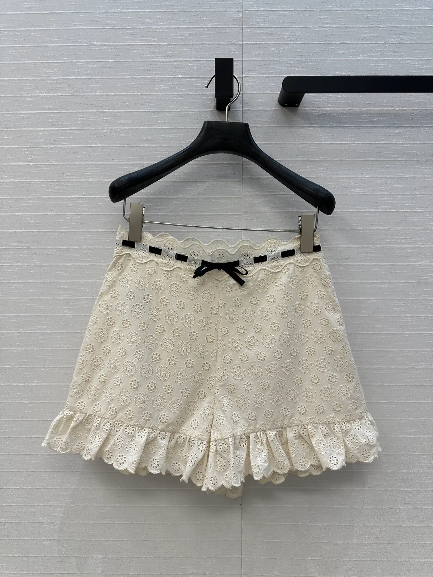 Vacation French Daisy Sangallo Lace Shorts Lightweight Romantic Summer ...