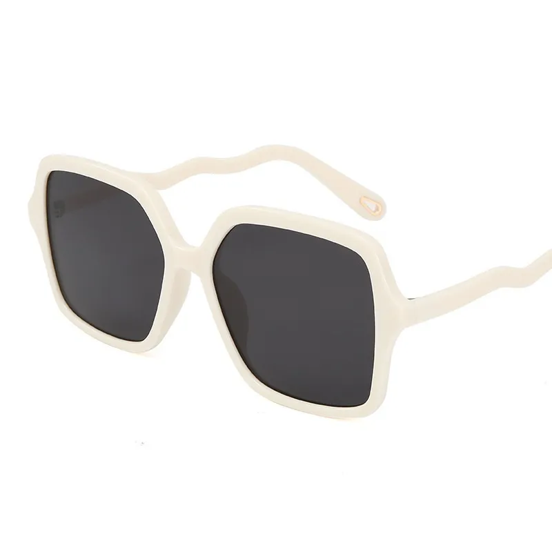 Stylish Retro Eyewear for Women - Large Square Lens Sunshades LYQ7191 ...