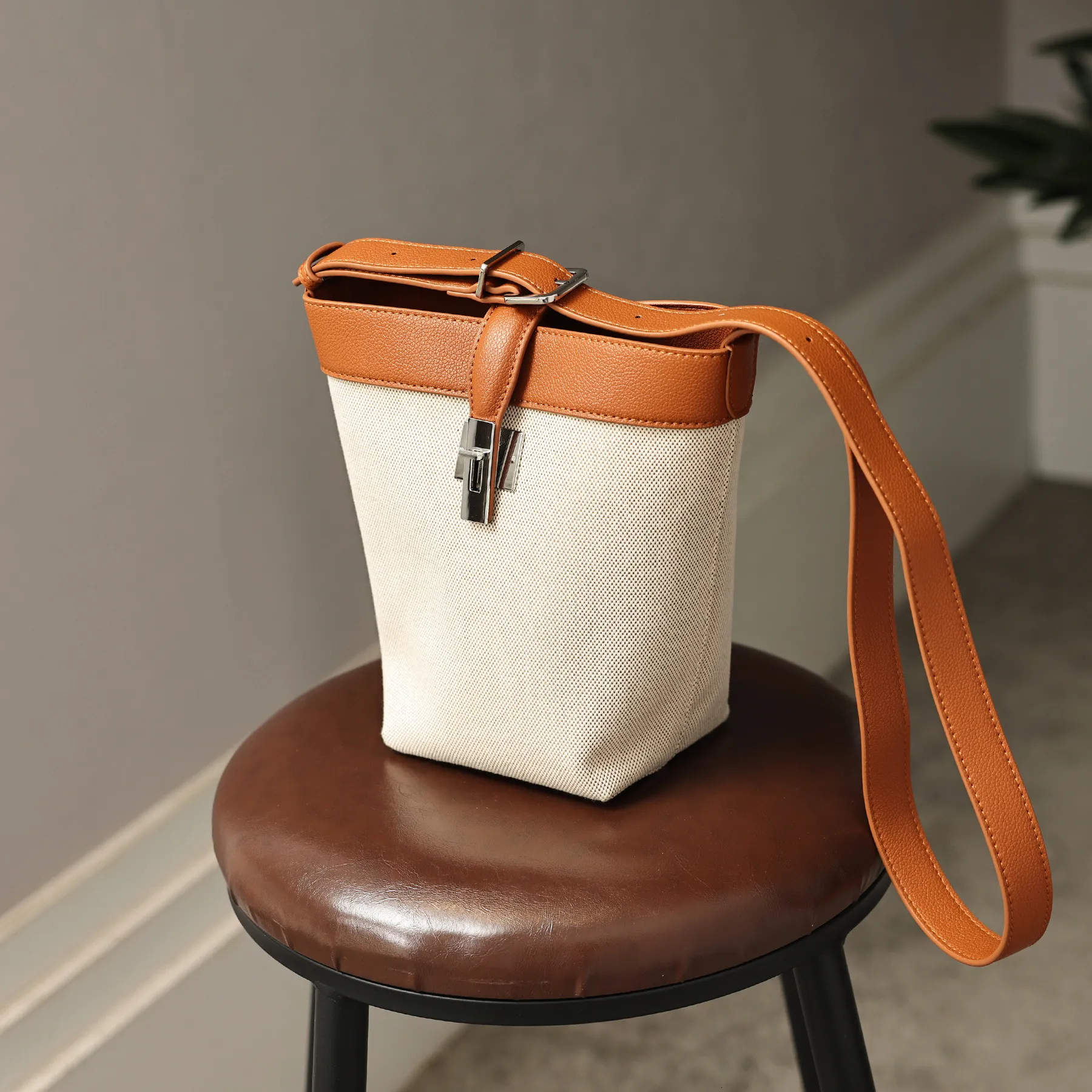 Lacel Urwebin 2025 Women's Medium Barrel-Shaped PU Crossbody Bag with ...