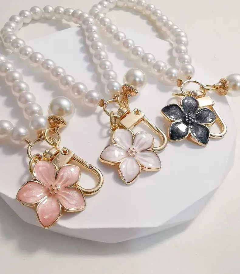 Resin Pearl Bead Shell Car Keychain with Crystal Pillar Pattern for ...