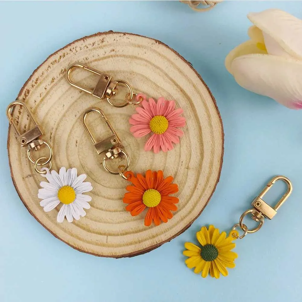 R251107 Cute Petal Artificial Daisy Flower Keychain - Acrylic Sunflower ...