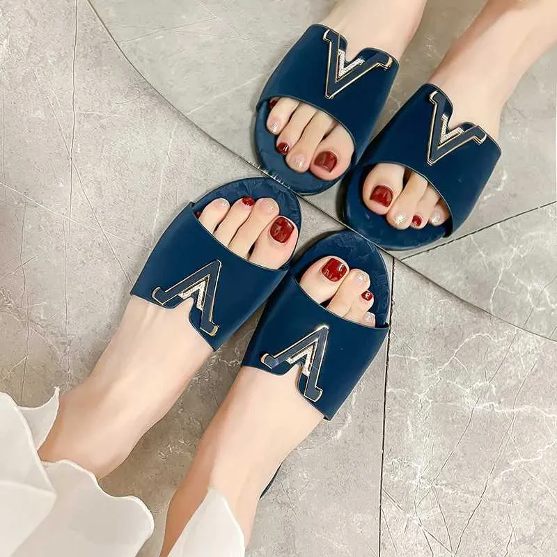 Fashion women's flip-flop shoes 2025 summer large size flat PU sandals ...