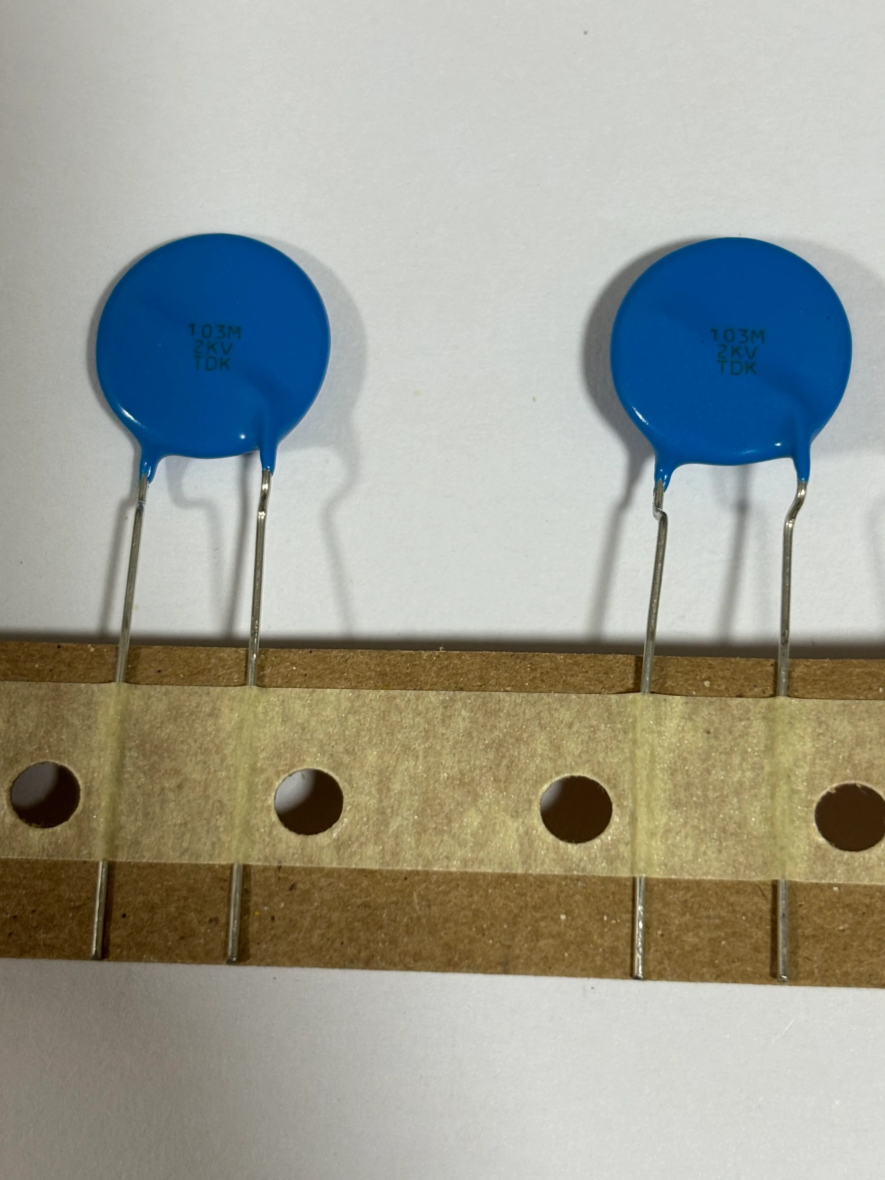 CK45 Capacitors 103M 2KV 103Z 1KV 472M 1KV 391J 1KV with 7.5mm Pitch ...