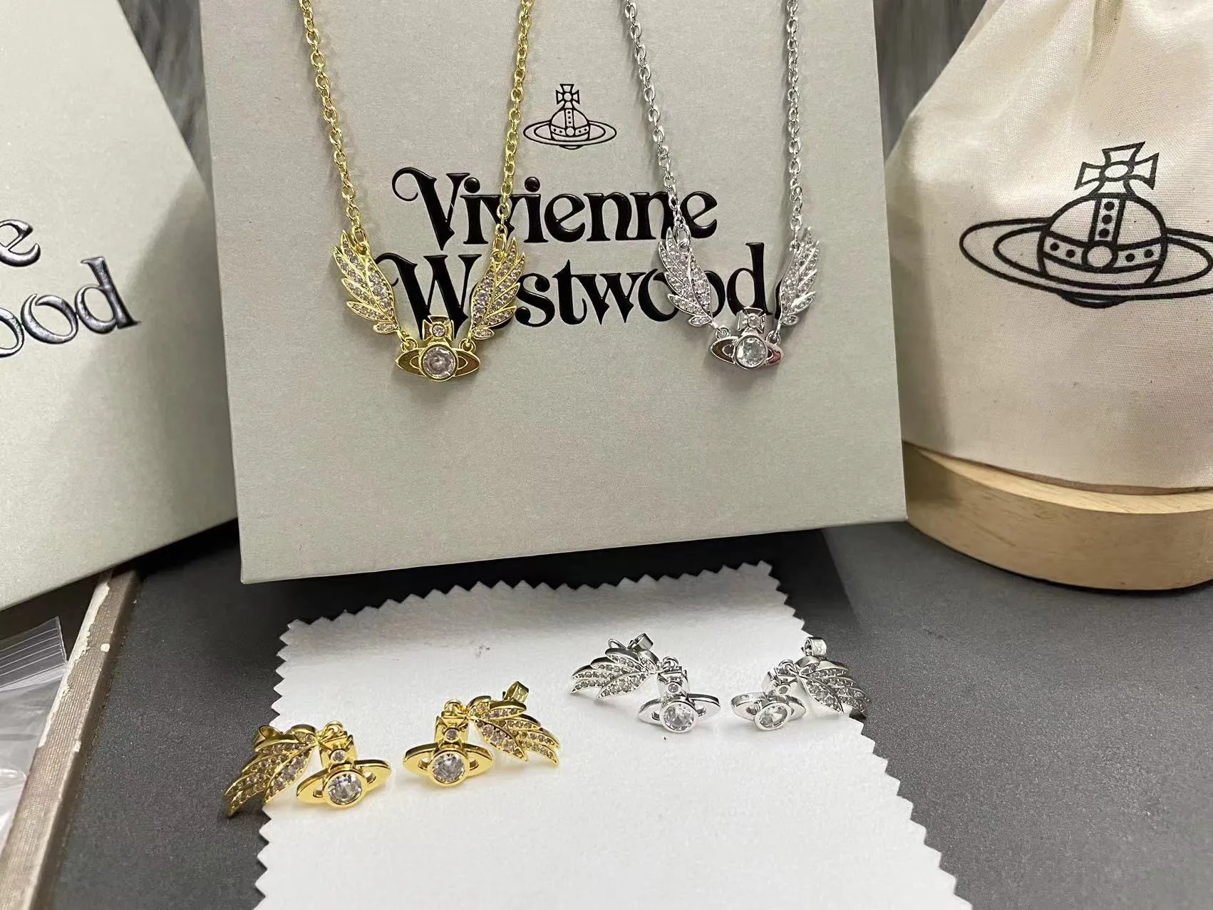 Designer Vivienme West Wood 2024 New Western Empress Dowager Winged ...