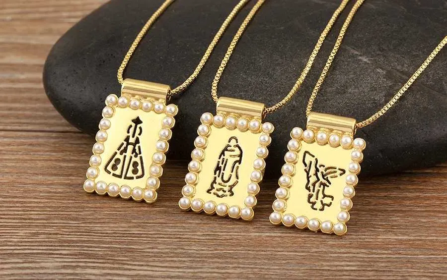 AIBEF Fashion Square Pattern Pendant Necklace with Cubic Zirconia ...