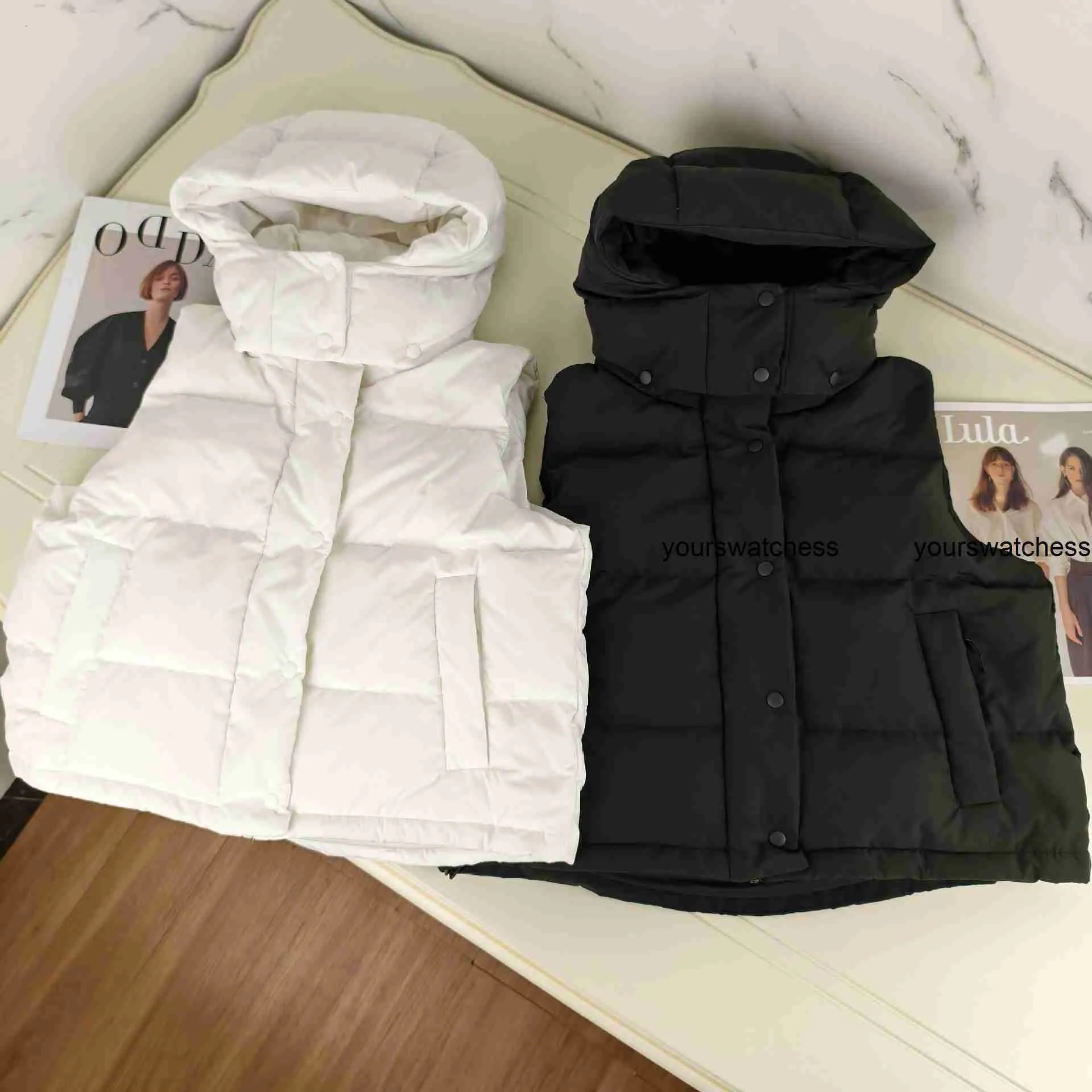 Ao white duck down hooded jacket with zipper closure and polyester ...