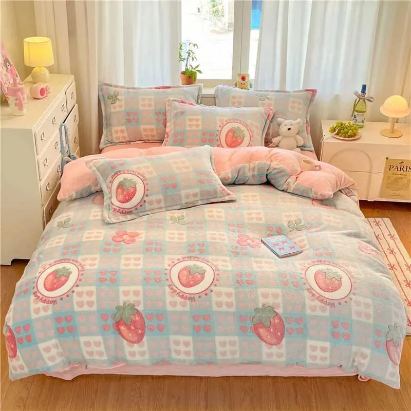 Winter 3-Piece Cartoon Printed Queen Size Flannel Fleece Duvet Cover ...