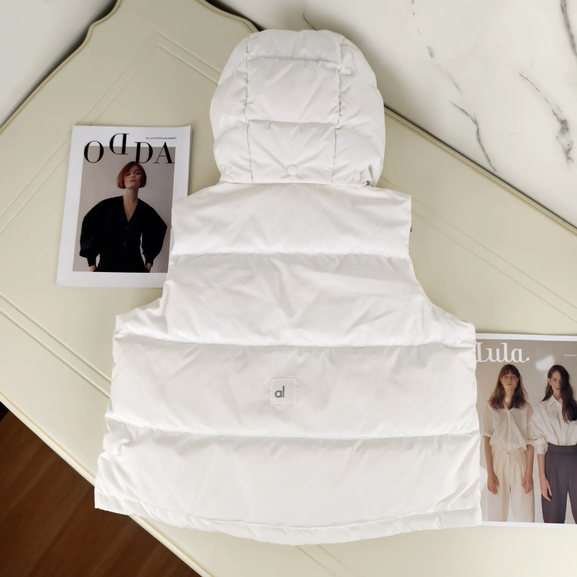 Ao white duck down hooded jacket with zipper closure and polyester ...