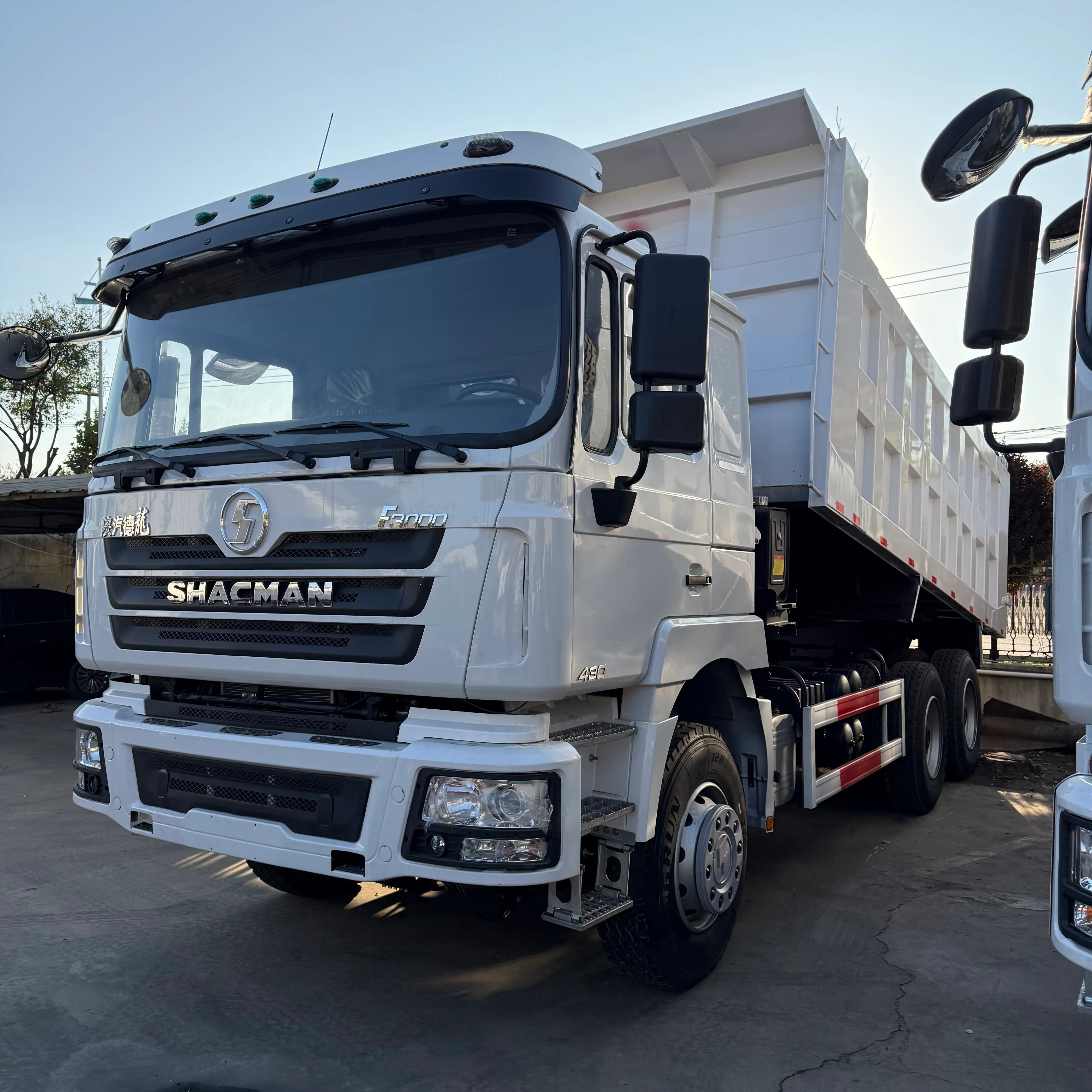 Semi-Truck Dumper with Robust Steel Frame and Hydraulic Lift for ...