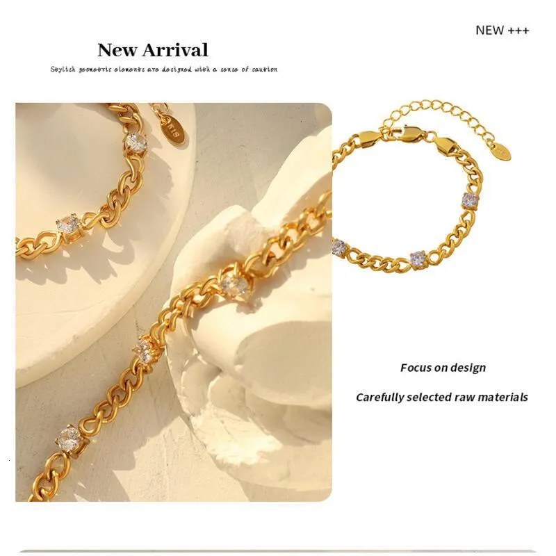 New Fashionable and Elegant Zircon Four Corner Inlaid Bracelet, Women's ...