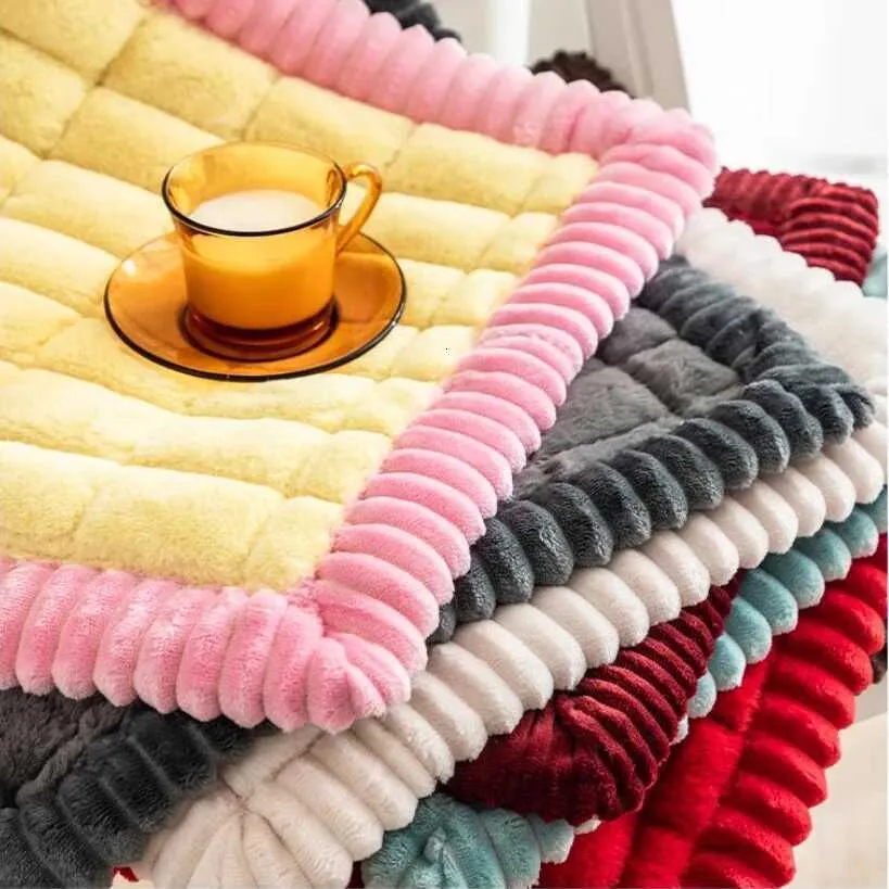 Square Plaid Pattern Velvet Seat Cushion Pad with Anti-Slip Back Strap ...