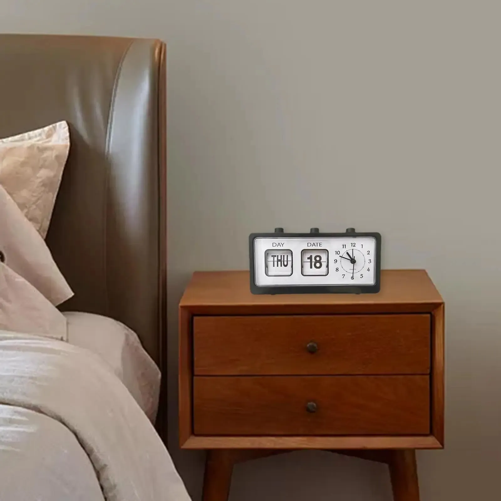 Versatile Flip Alarm 6 O Clock With Calendar And Reminder For Bedside ...